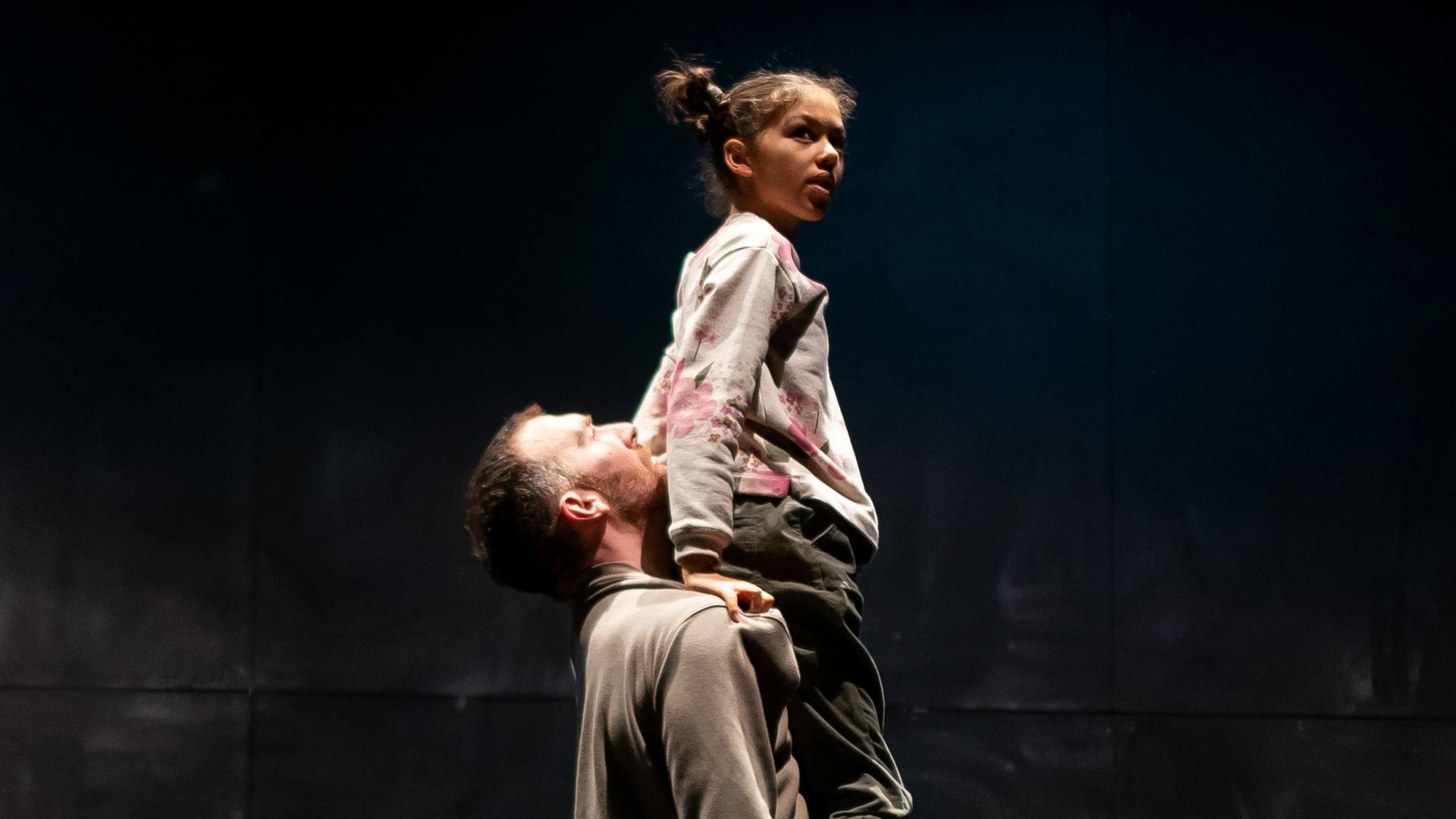 Hold Tight | Vincent Dance Theatre - Riley Theatre